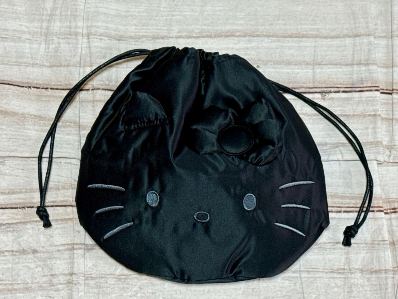 【ハローキティ最新付録】光沢感がシックなキティちゃんの「巾着ポーチ」がでたよ！（写真 4/19） - mimot.(ミモット)