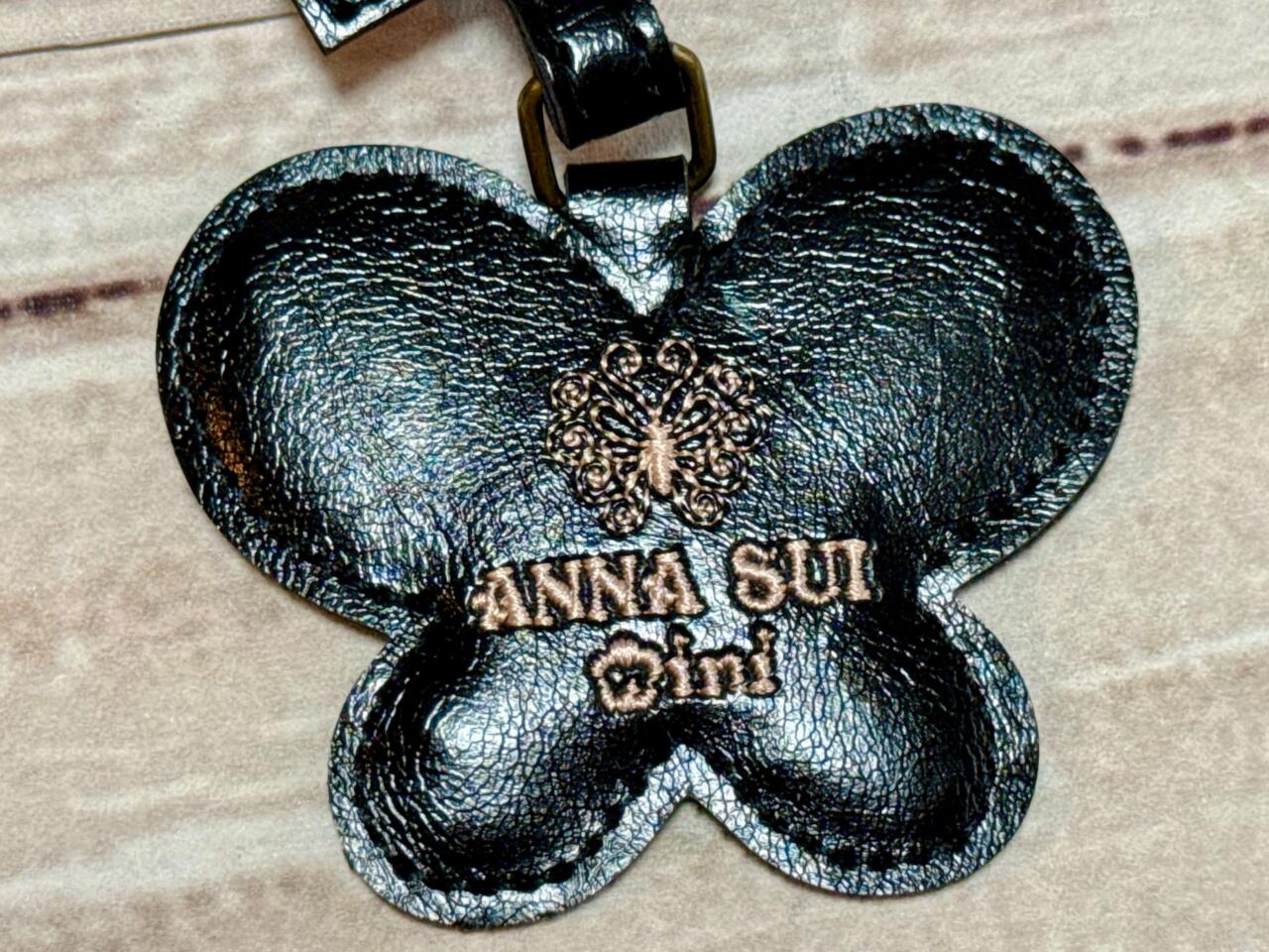 テンション上がる可愛さ！ファミマ限定「ANNA SUI新作バッグ」こだわりディテール＆ちょうどいいサイズ感♪（写真 13/25） - mimot.(ミモット)