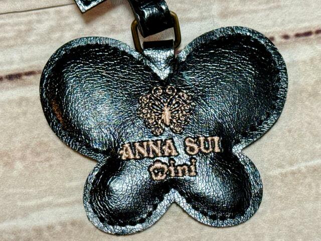 テンション上がる可愛さ！ファミマ限定「ANNA SUI新作バッグ」こだわりディテール＆ちょうどいいサイズ感♪（1/2） - mimot.(ミモット)