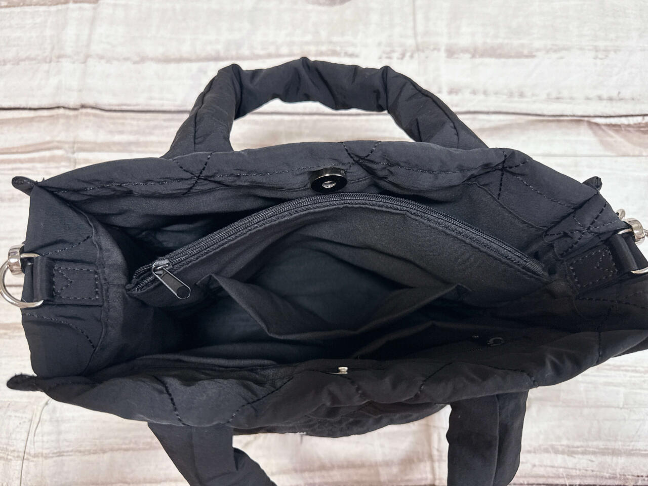 しまむら最新作！スヌーピーの「2WAYバッグ」がポーチチャーム＆収納力バツグンで使いやすい♪（写真 16/31） - mimot.(ミモット)