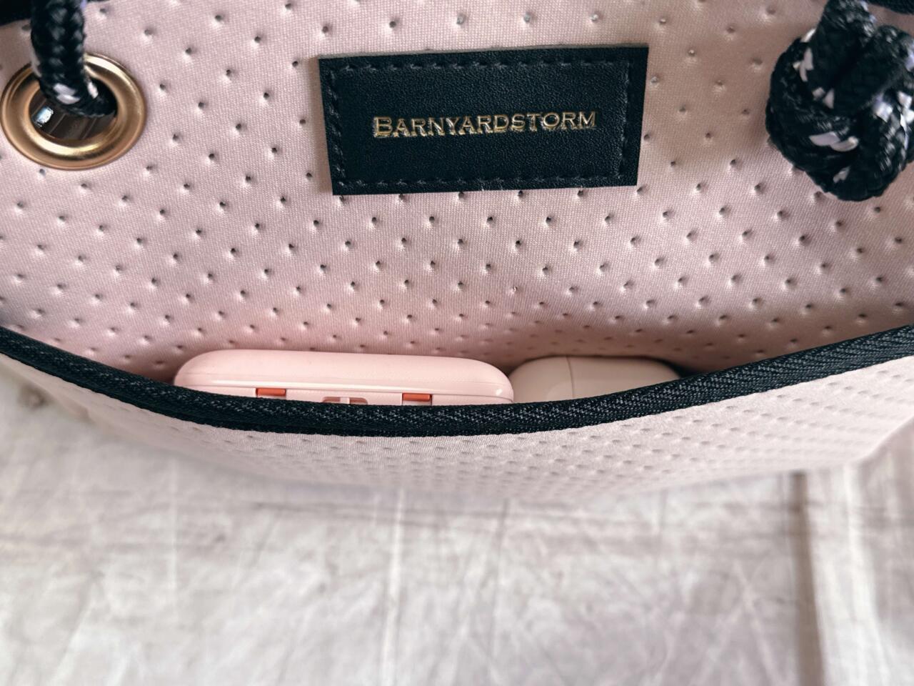 人気ブランドのパンチングトートが付録で出たよ！2WAY＆絶妙なサイズ感で便利に使えそう♪（写真 17/22） - mimot.(ミモット)