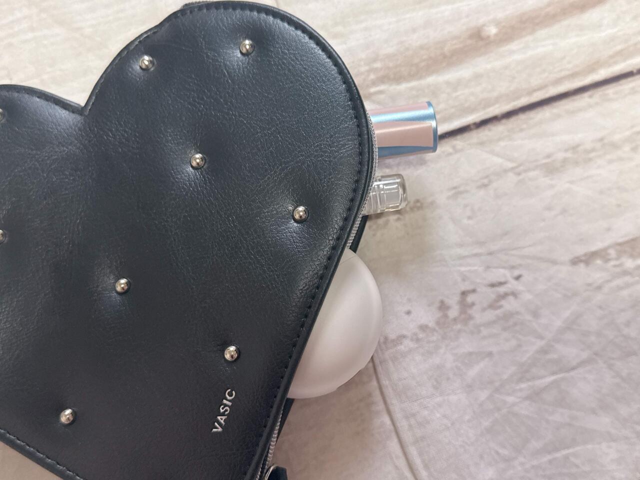 【VASICおしゃれポーチ】付録とは思えない高級感！イヤホンやカード入れにめちゃ最適♪（写真 19/24） - mimot.(ミモット)