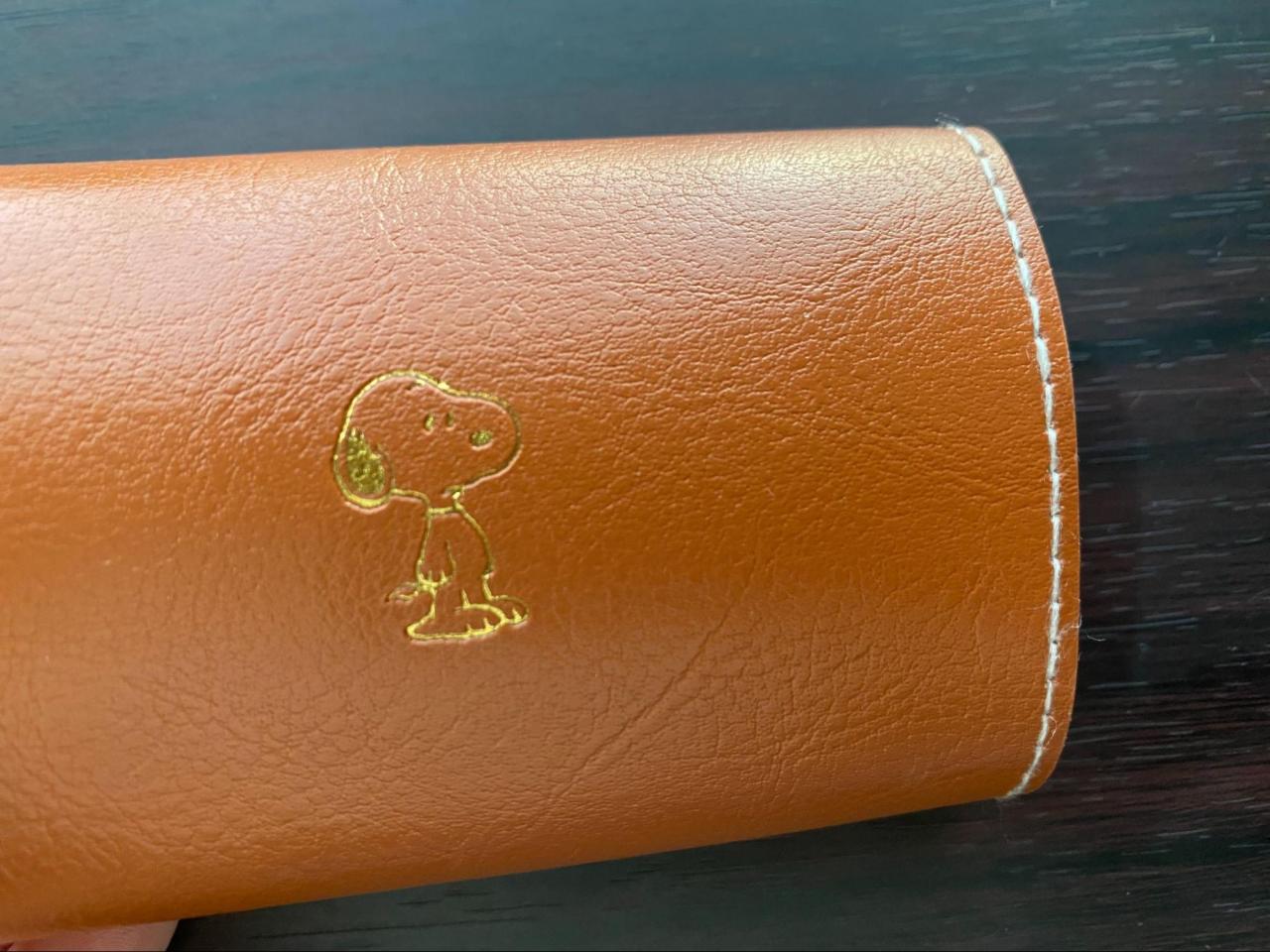 【PEANUTS】小さくても機能性バッチリ！「スヌーピーのミニ財布」おすすめはキャメル！ローソンで見つけてね♪（写真 8/17） - mimot.(ミモット)