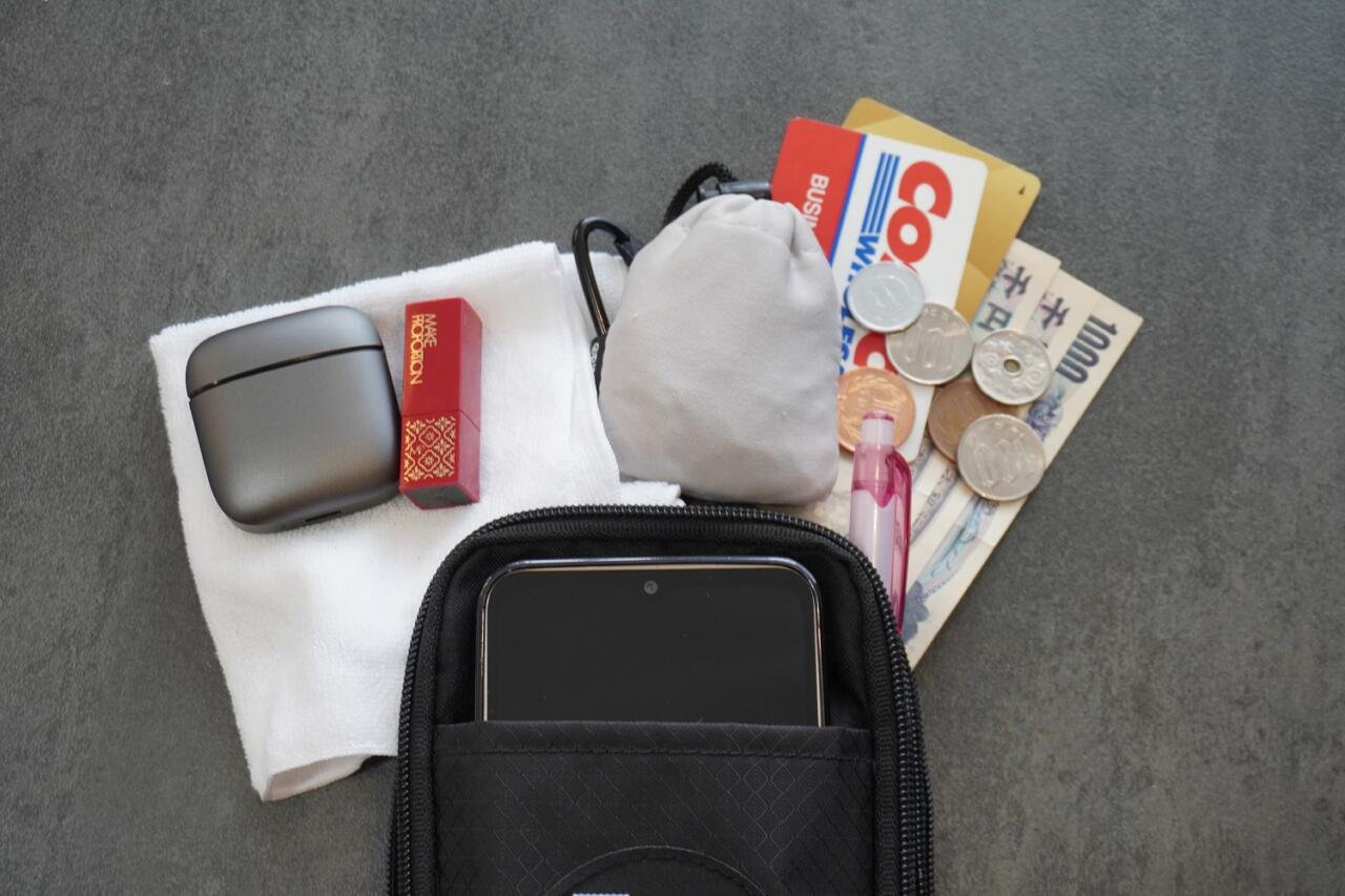 便利な機能付き！mont-bellのスマホショルダーの魅力を丸ごと解説！書店でも買えるよ♪（写真 19/21） - mimot.(ミモット)