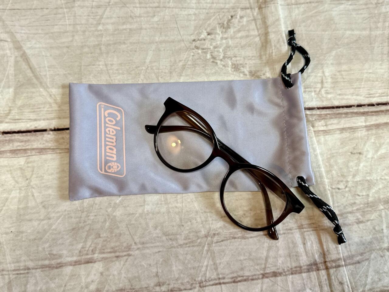 Colemanの調光サングラスが付録で登場！めがねふきにもなる巾着ケースもセットだよ♪（写真 5/33） - mimot.(ミモット)