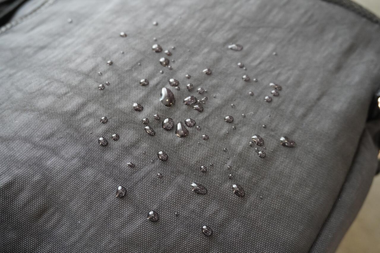 書店で買える！老舗旅行会社が考えた「ホントに便利なバッグ」撥水加工＆3WAYで飛行機ファスナーもカワイイ♪（写真 5/28） - mimot.(ミモット)