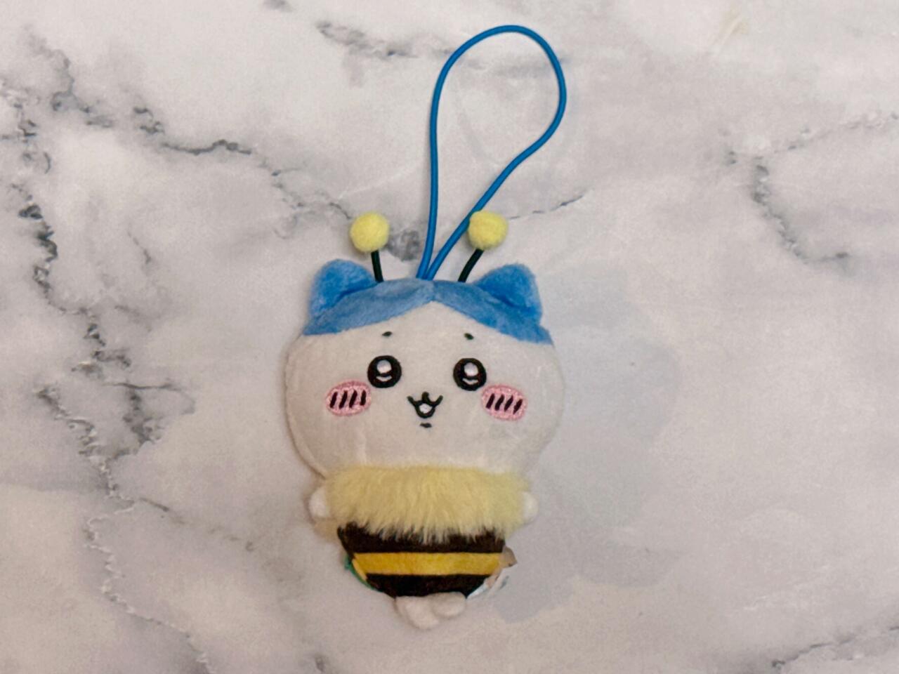 セブンイレブン限定！ちいかわの「ハチさんぬいぐるみ」を買ってみたら…後ろ姿まで可愛すぎたよ♪（写真 21/27） - mimot.(ミモット)