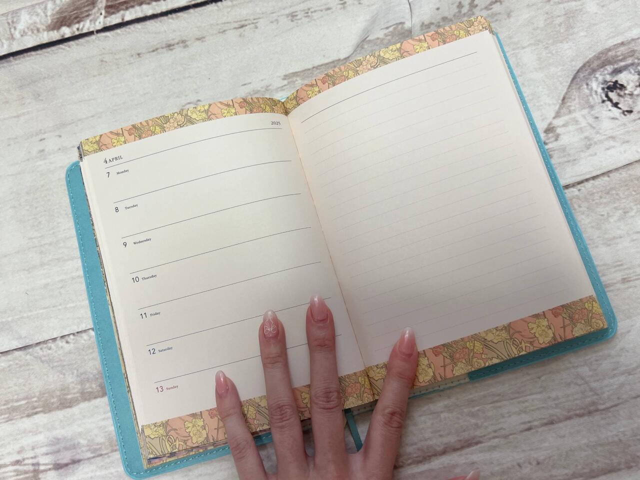 MUCHA（ミュシャ）の豪華な「2025年スケジュール帳」が付録で出たよ♪外も中も美しすぎる…！（写真 35/45） - mimot.(ミモット)