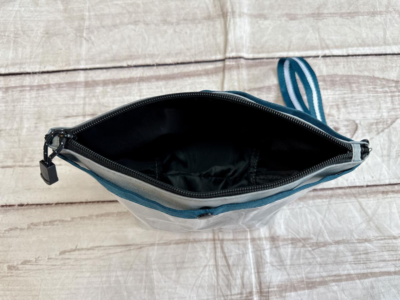 Colemanの便利アイテムが付録で登場！大容量だし撥水加工でめちゃくちゃ使い勝手いいよ～♪（写真 13/22） - mimot.(ミモット)