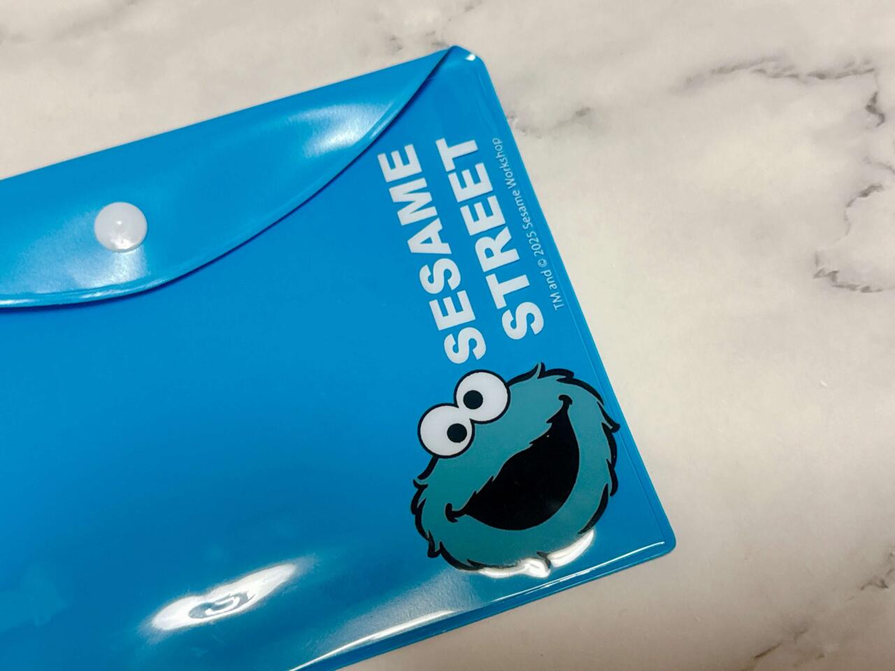 セサミストリート激かわ付録でたよ！エルモとクッキーモンスターのチャーム＆ポーチ2点セット♪（写真 11/16） - mimot.(ミモット)