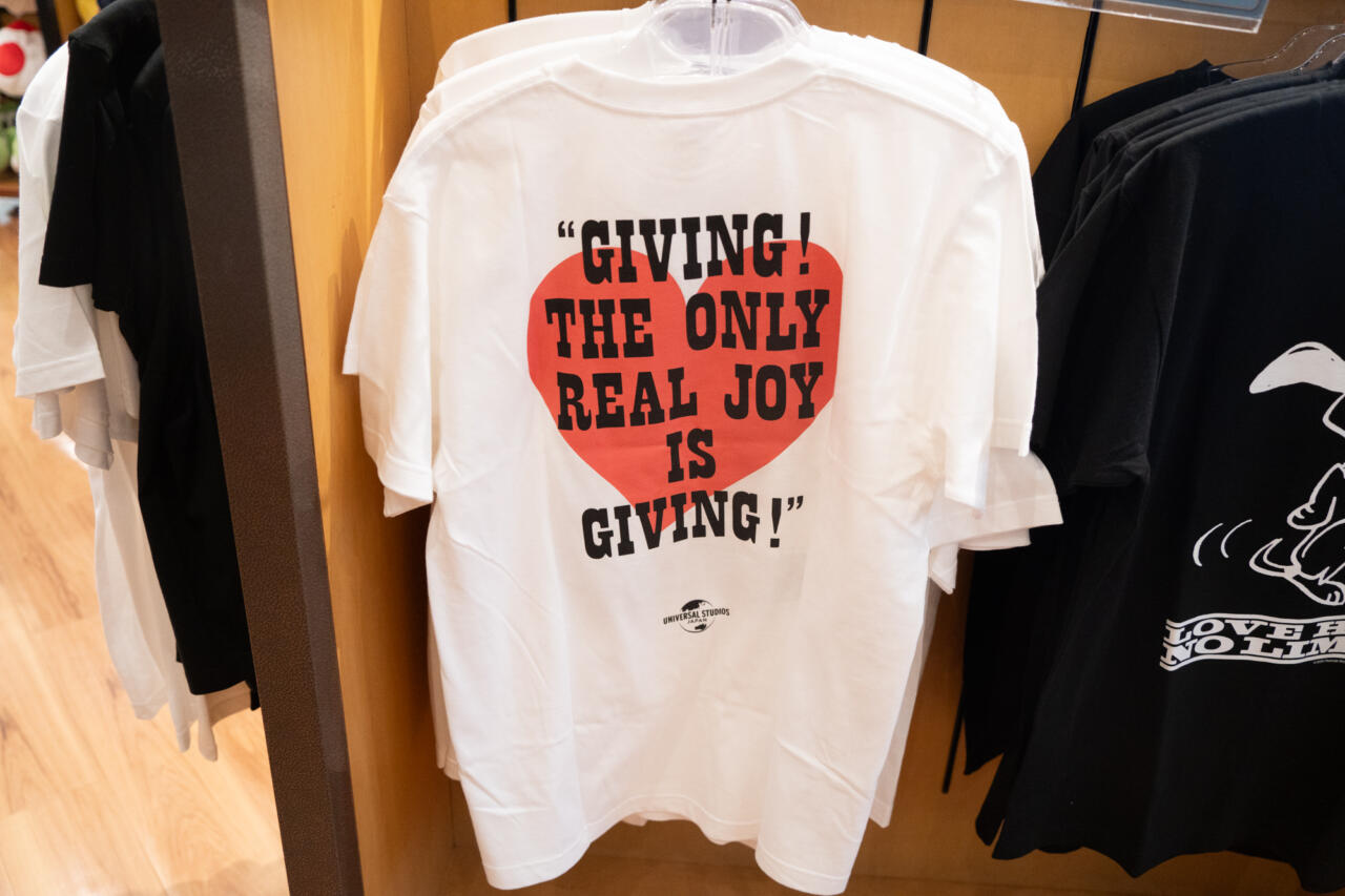 【USJ限定】スヌーピーとセサミストリートのパーカー＆Tシャツでたよ！チャリティグッズ一挙紹介♪（写真 10/76） - mimot.(ミモット)