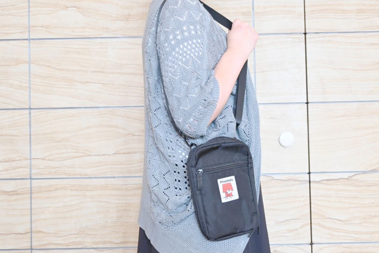 ファミマ限定「スヌーピーの新作ショルダーバッグ」が身軽に出かけたい日の救世主だった！【商品レビュー】（写真 12/25） - mimot.(ミモット)
