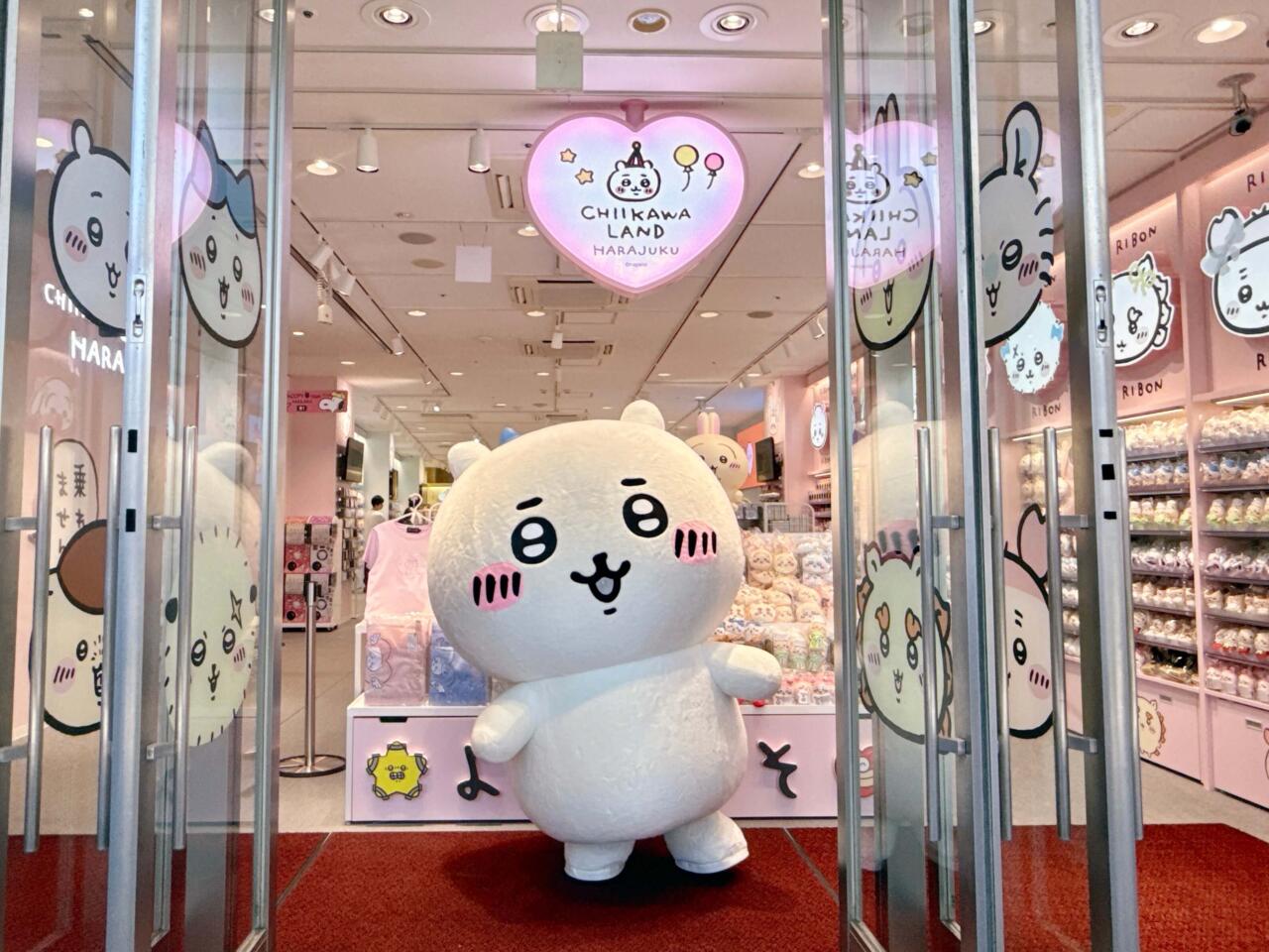 【ちいかわらんど原宿店リニューアル】かわいすぎ注意！マニアが選ぶ店内の見どころ＆新作グッズ♪（写真 3/82） - mimot.(ミモット)