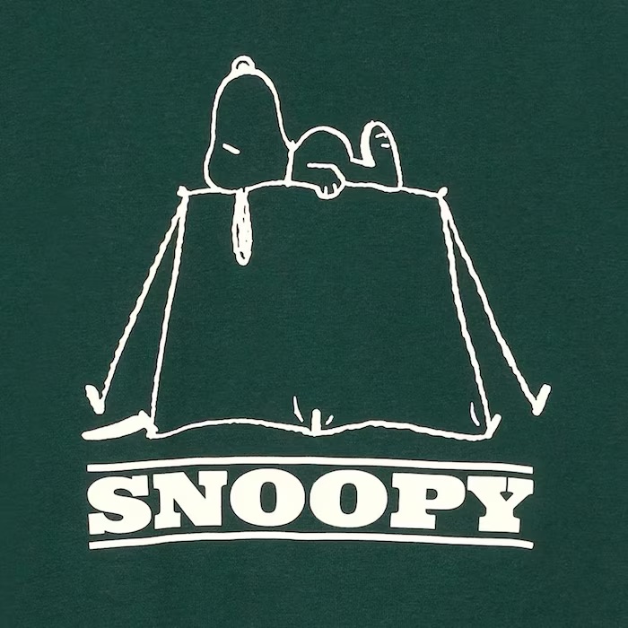 GUからピーナッツ新作が出るよ！冬のレジャーを楽しむスヌーピーと仲間たちがスウェットに♪（写真 18/20） - mimot.(ミモット)