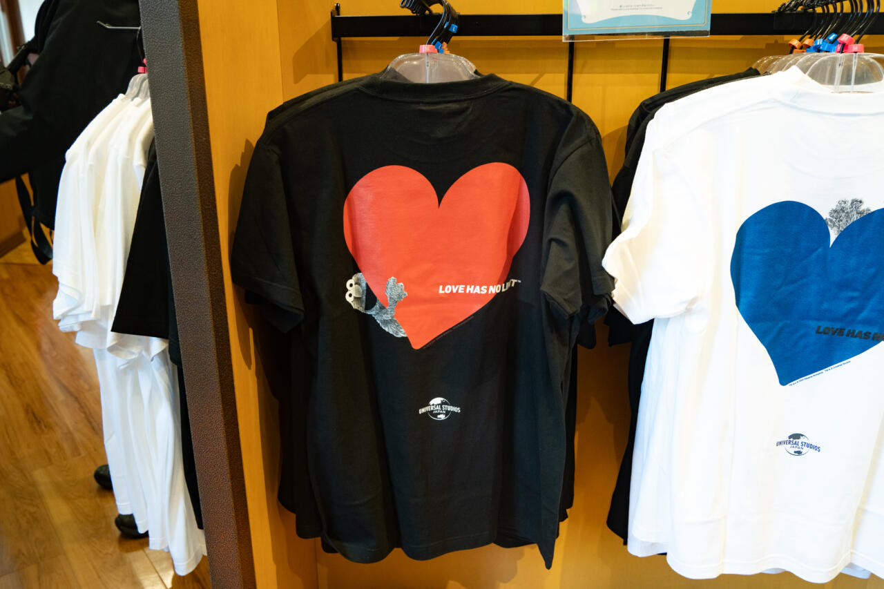 【USJ限定】スヌーピーとセサミストリートのパーカー＆Tシャツでたよ！チャリティグッズ一挙紹介♪ - mimot.(ミモット)