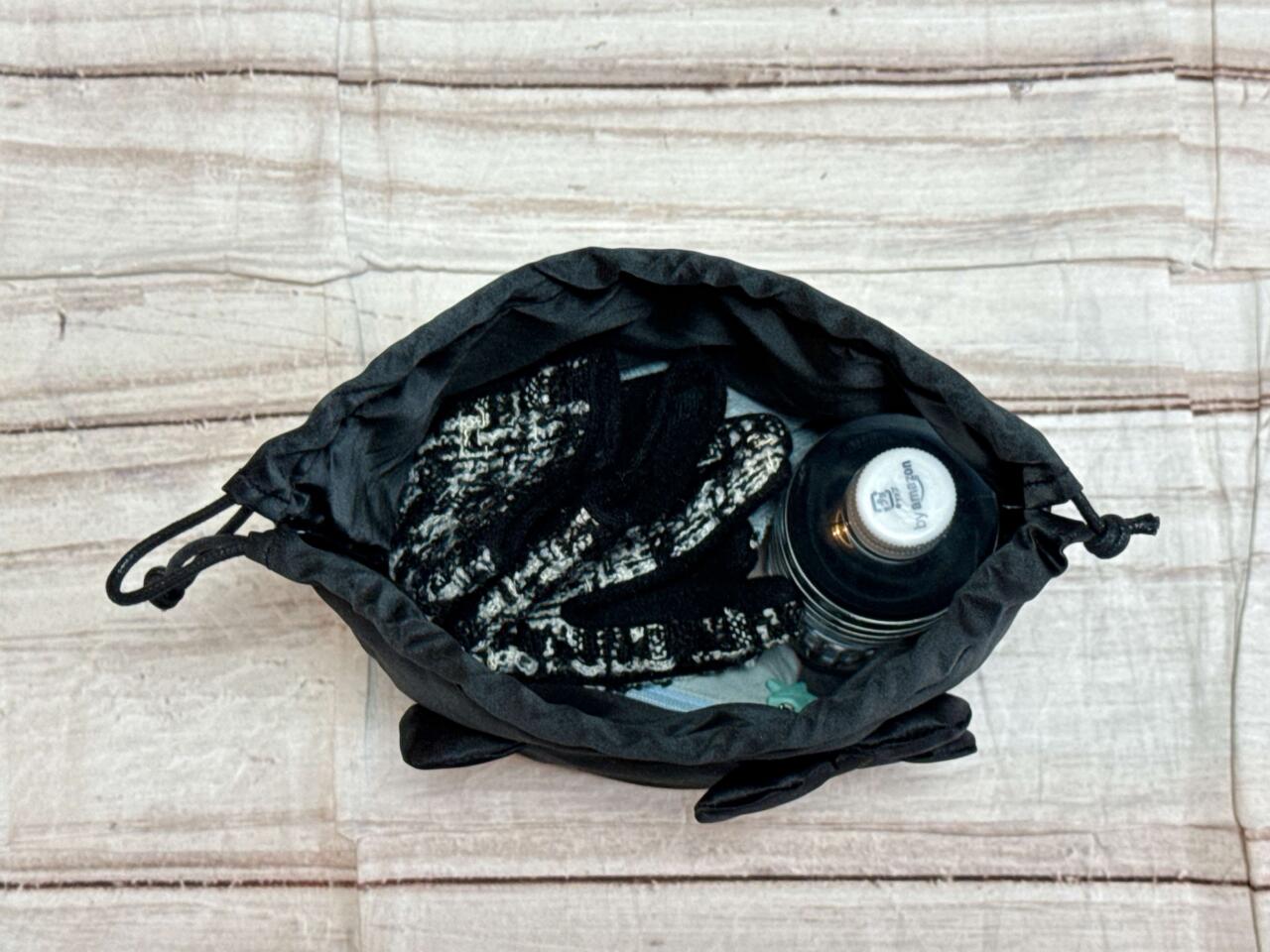 【ハローキティ最新付録】光沢感がシックなキティちゃんの「巾着ポーチ」がでたよ！（写真 14/19） - mimot.(ミモット)