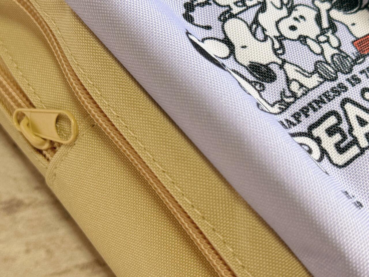 【PEANUTS最新付録】2層構造で大容量♪ 歴代スヌーピー勢揃いの「スタンドポーチ」でたよ！（写真 7/22） - mimot.(ミモット)