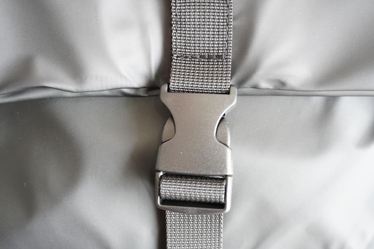 書店で買える♪超優秀な「ショルダーバッグ」防水生地で水＆汚れに強い！（写真 8/21） - mimot.(ミモット)