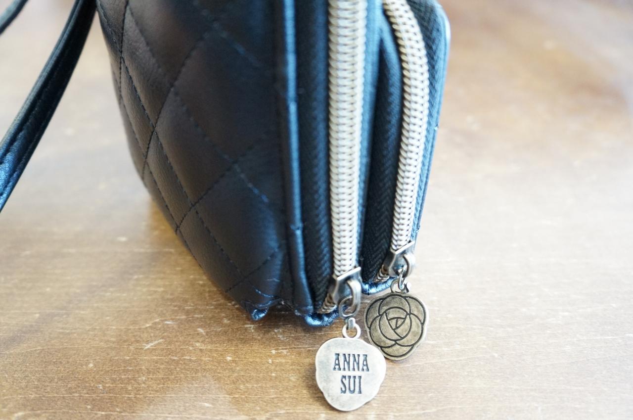 【ANNA SUI】「スマホポーチ」が大人可愛い♪ ポケット10個で収納力も抜群 お財布にもなるよ（1/3） - mimot.(ミモット)