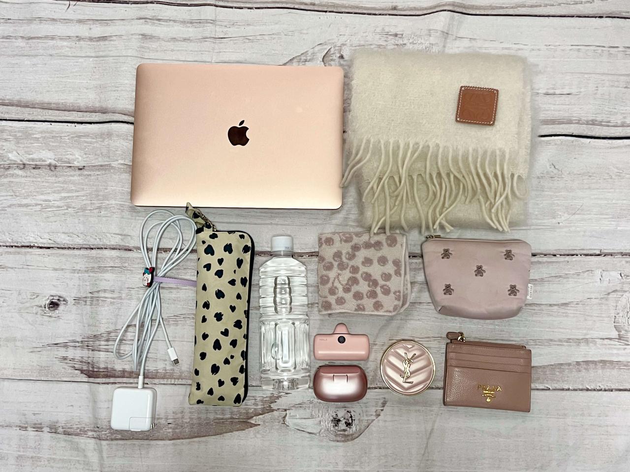 MOUSSYのワンハンドルバッグがシンプルおしゃれ＆大容量で機能性も抜群！（写真 27/34） - mimot.(ミモット)