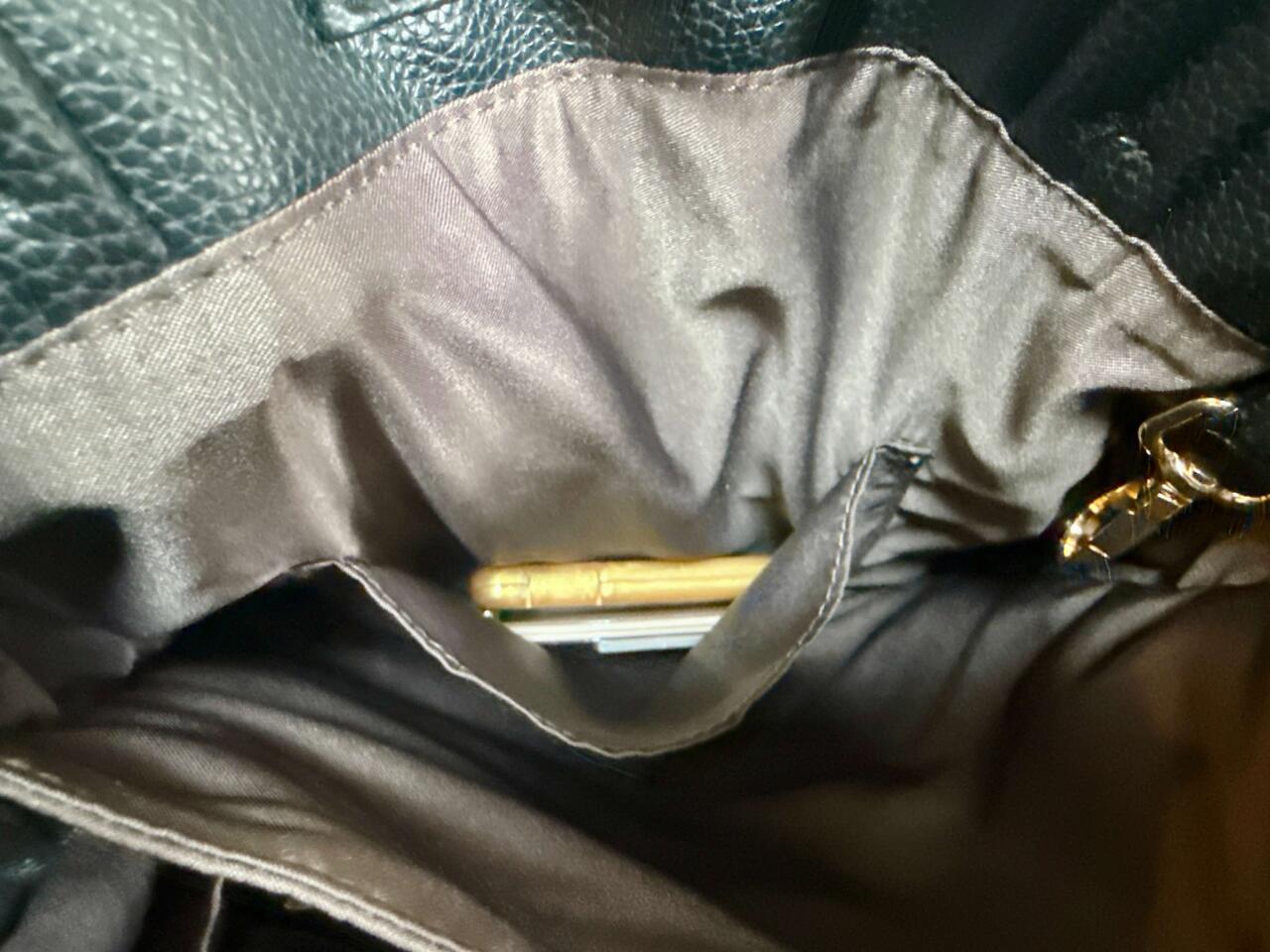 【ハニーズ】高級感ある柔らかトートバッグを発見！多ポケットでPCもA4もすっきり収納♪（写真 23/29） - mimot.(ミモット)