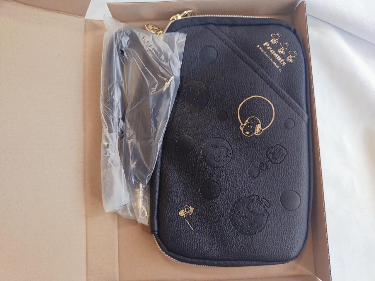 スヌーピーのシックな「スマホショルダー」縦横使えて便利！書店でも買えるよ♪（写真 3/25） - mimot.(ミモット)