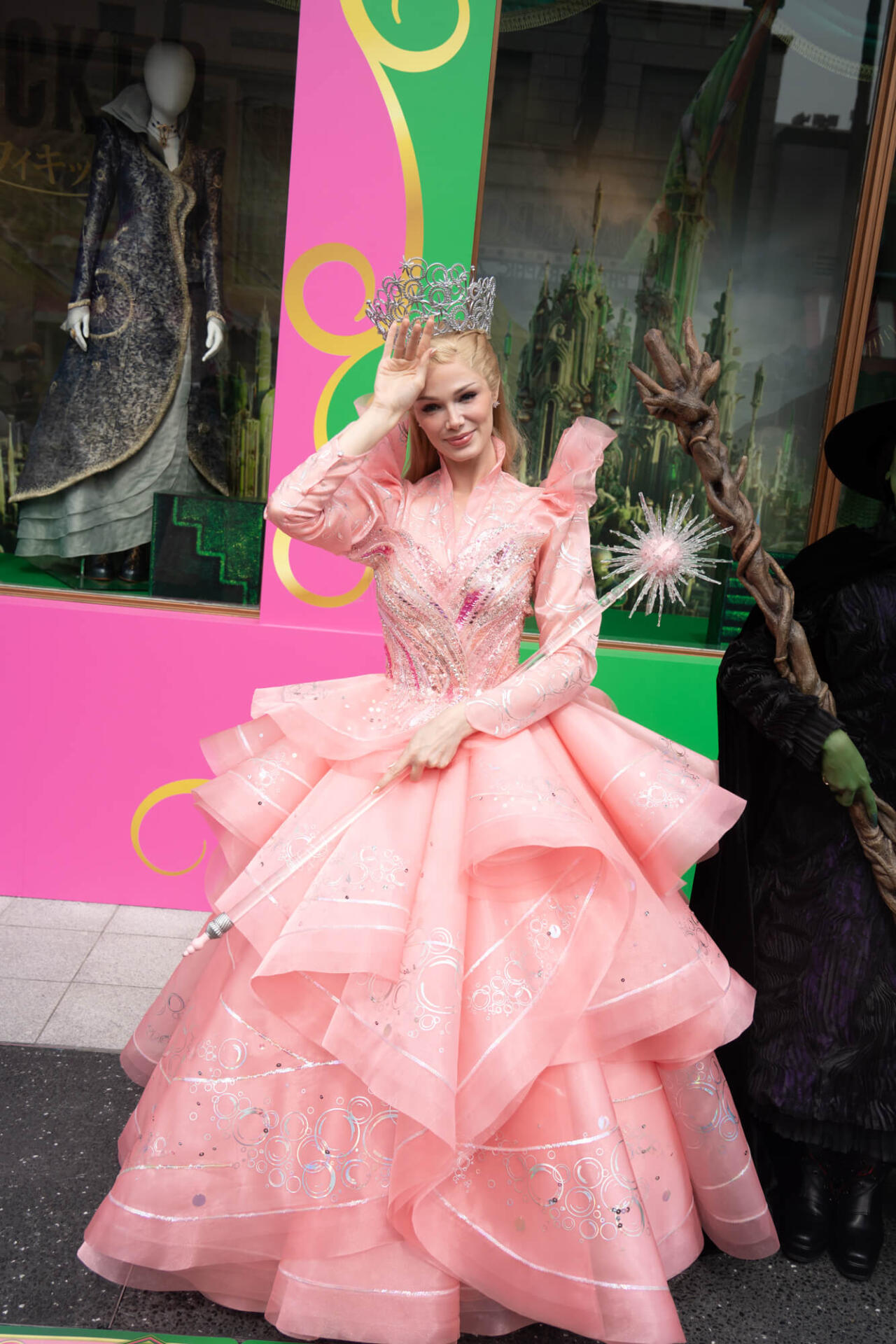 【USJ】2人の魔女に会えるのは日本でここだけ！『ウィキッド』グッズが豪華すぎ♪（写真 34/40） - mimot.(ミモット)