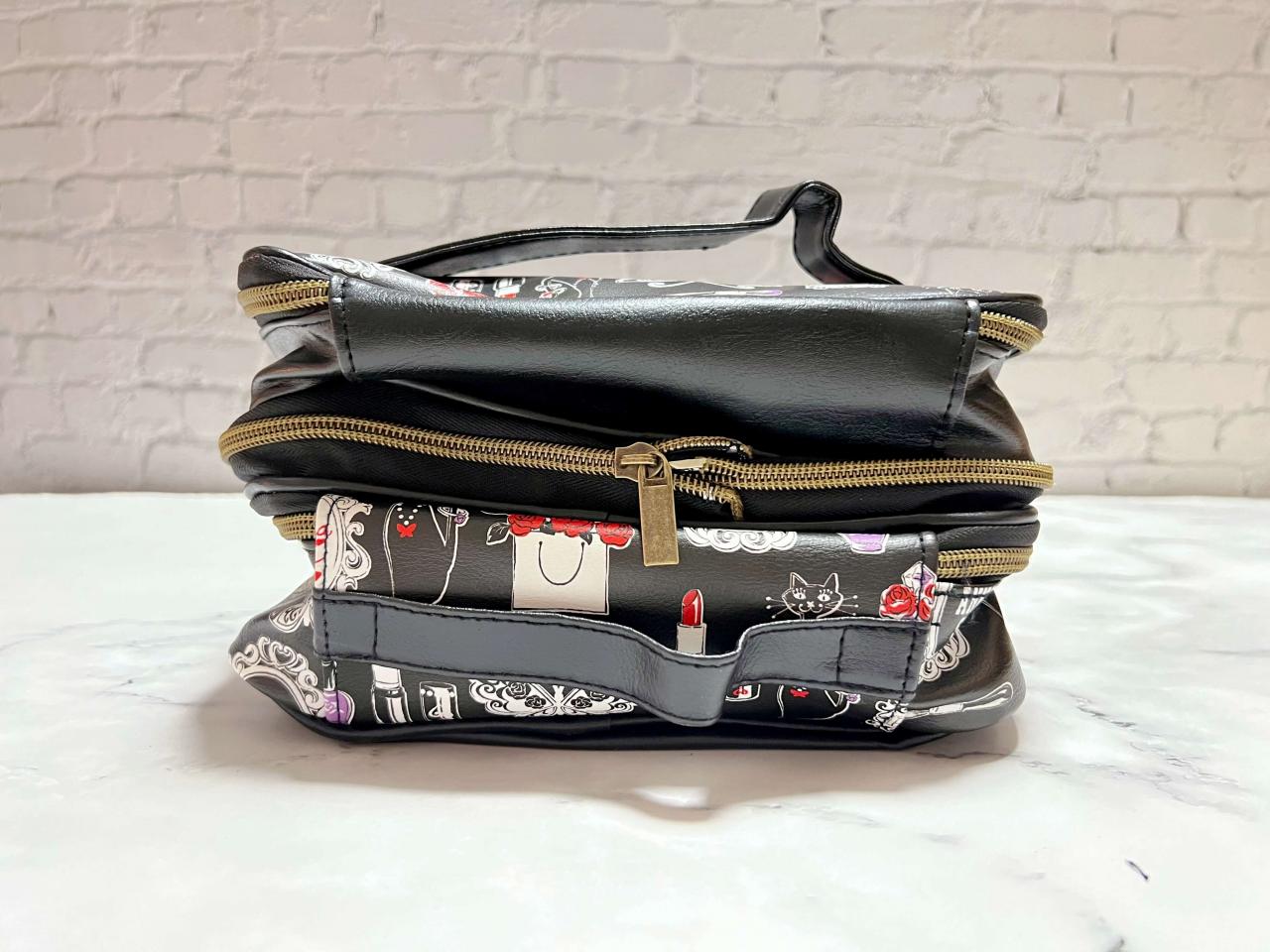 【ANNA SUI】メイクポーチは世界観が炸裂する可愛さ！2つに分かれてめちゃくちゃ便利♪（写真 4/27） - mimot.(ミモット)