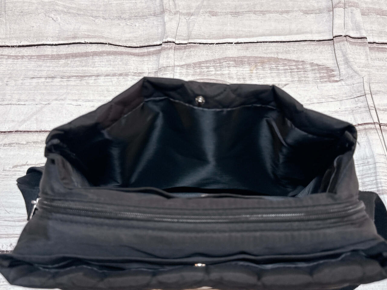 ミッフィーの大人かわいい新作ショルダーバッグが3層仕様でめちゃ便利！本屋さんでも買えるよ♪（写真 18/28） - mimot.(ミモット)