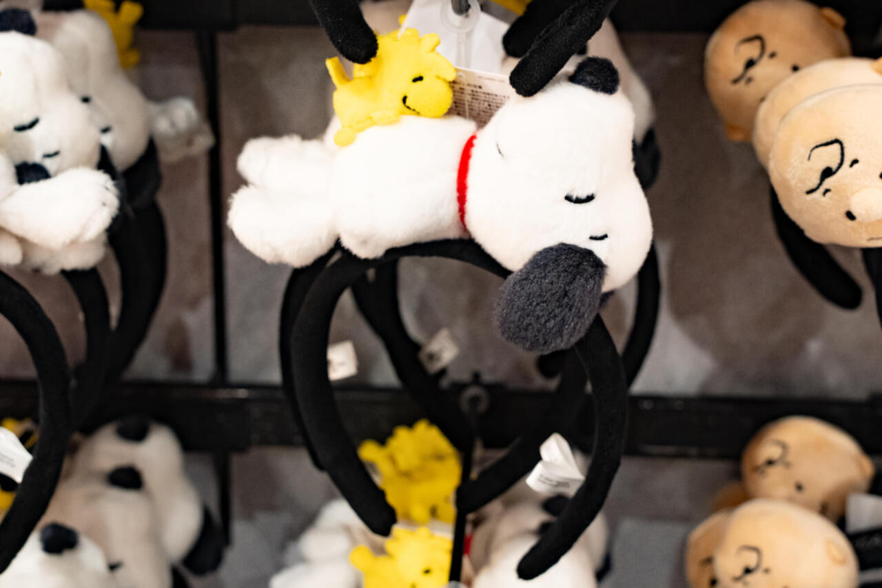 【USJ×スヌーピー】定番カチューシャや日常使いできるハットも！PEANUTSの限定ファッショングッズが可愛すぎる♪（写真 14/134） - mimot.(ミモット)
