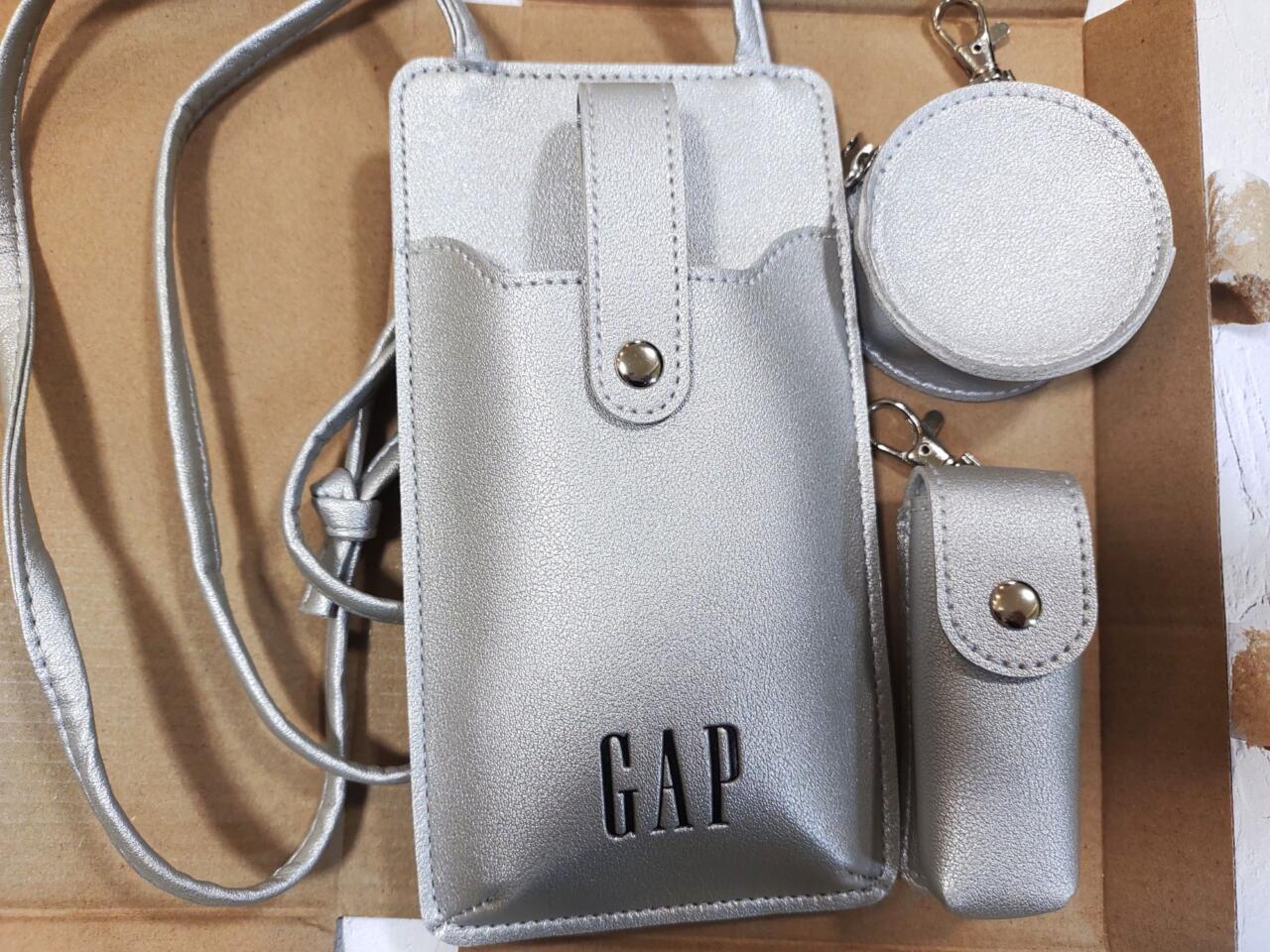 めちゃくちゃ豪華な付録でた～！GAPのミニポーチ2点つきスマホショルダーバッグがすごかった…♪（写真 4/31） - mimot.(ミモット)
