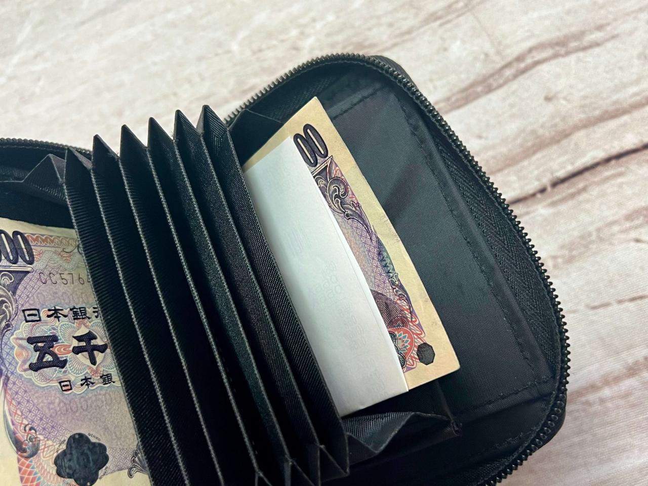 ミッキーのキュートな「ミニ財布」こだわりポイント満載！本屋さんで買えるよ（写真 21/22） - mimot.(ミモット)