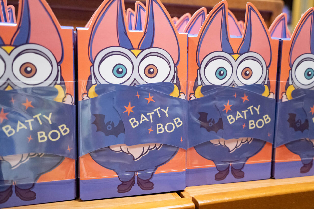 【USJ×ミニオン】コウモリになった限定グッズ！テディベアのティムもおそろい仮装♪（写真 12/130） - mimot.(ミモット)