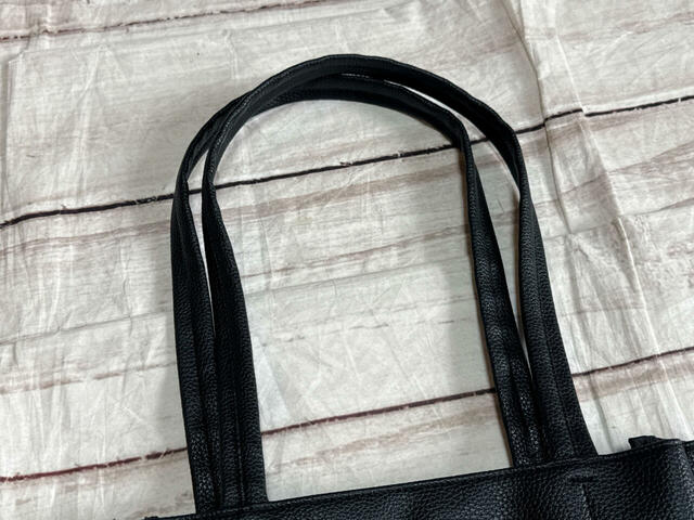 【ハニーズ】高級感ある柔らかトートバッグを発見！多ポケットでPCもA4もすっきり収納♪（写真 5/29） - mimot.(ミモット)