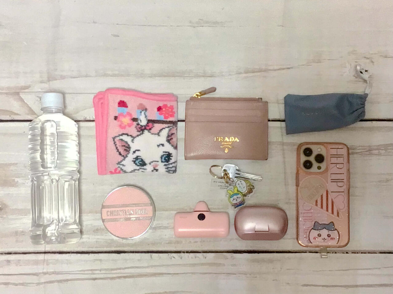 ユニクロの新作「クロスボディバッグ」絶妙なサイズ感がめちゃ使える！徹底レビュー（写真 17/27） - mimot.(ミモット)