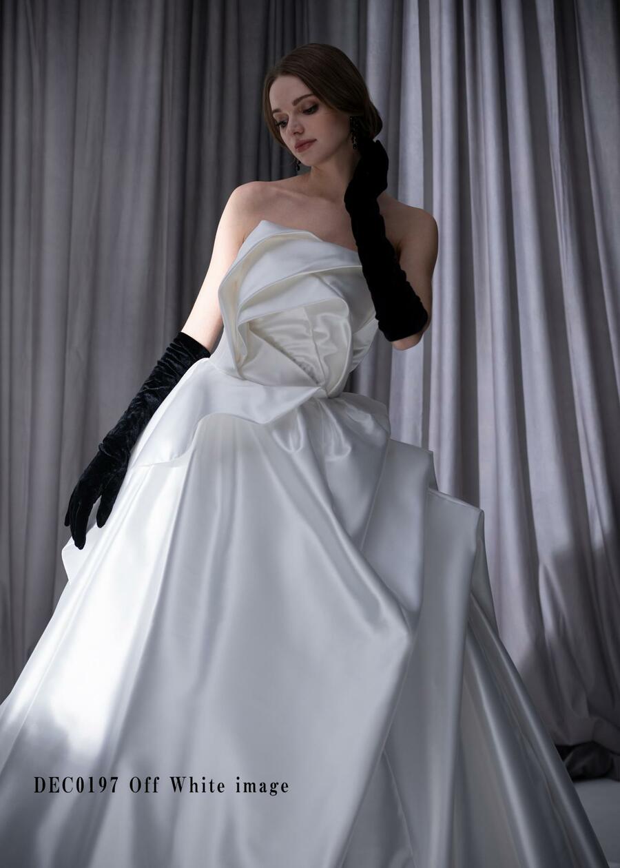 細見えバッチリ！360度美しいヒロインドレス【2024年】人気ブランドの新作ウェディングドレス（1/5） - mimot.(ミモット)