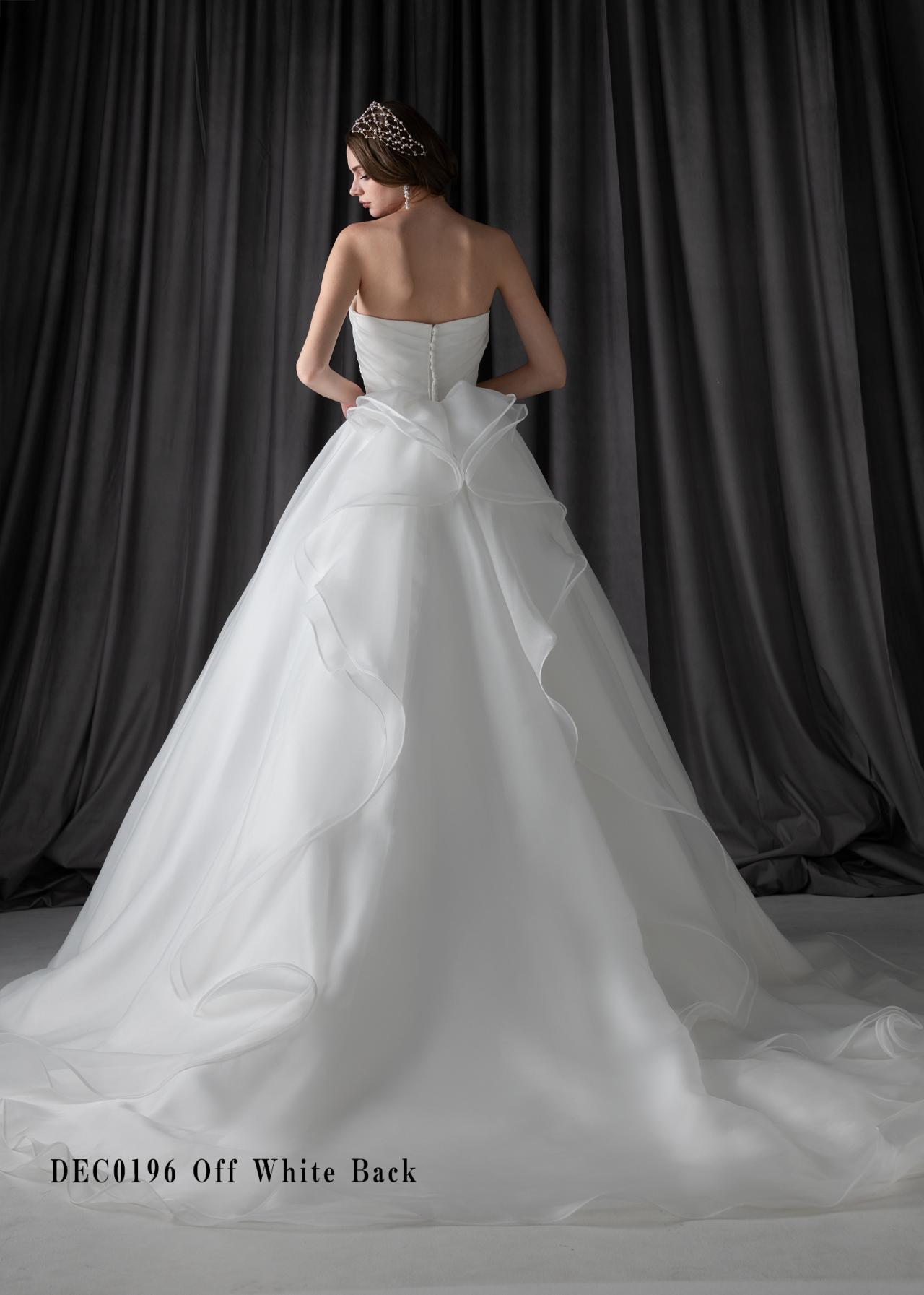 細見えバッチリ！360度美しいヒロインドレス【2024年】人気ブランドの新作ウェディングドレス（写真 11/89） - mimot.(ミモット)