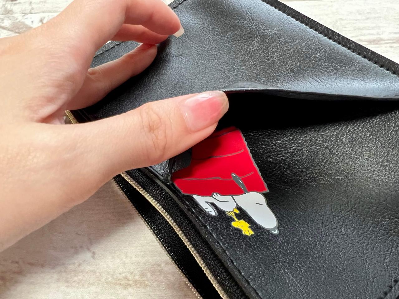 高級感がすごい！スヌーピーの付録2点セットが登場『GLOW×コンビニ限定』（写真 15/34） - mimot.(ミモット)