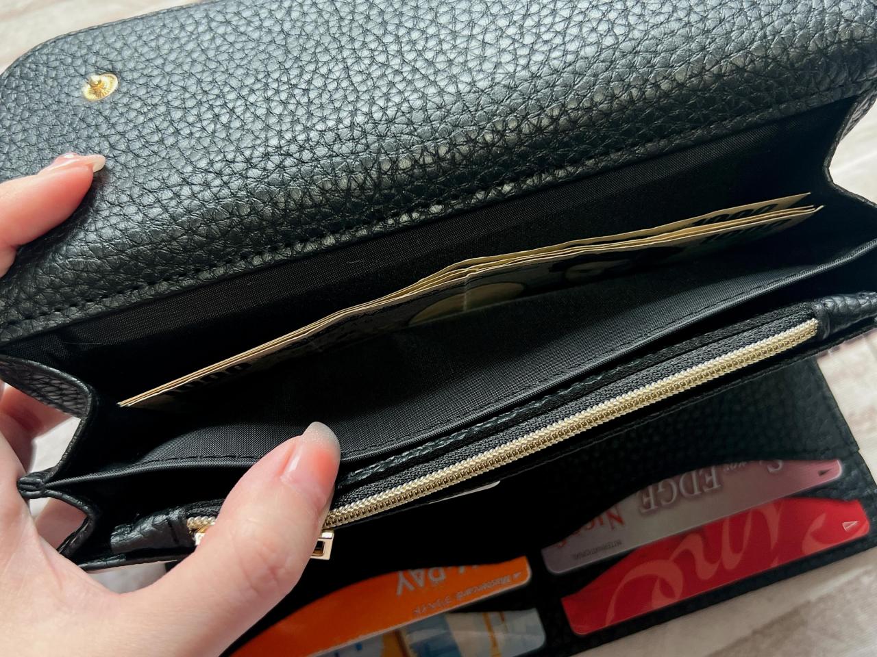 本屋さんで買える【ヤング＆オルセン】初の長財布が超優秀！機能的でデザインも完璧♪（写真 30/34） - mimot.(ミモット)