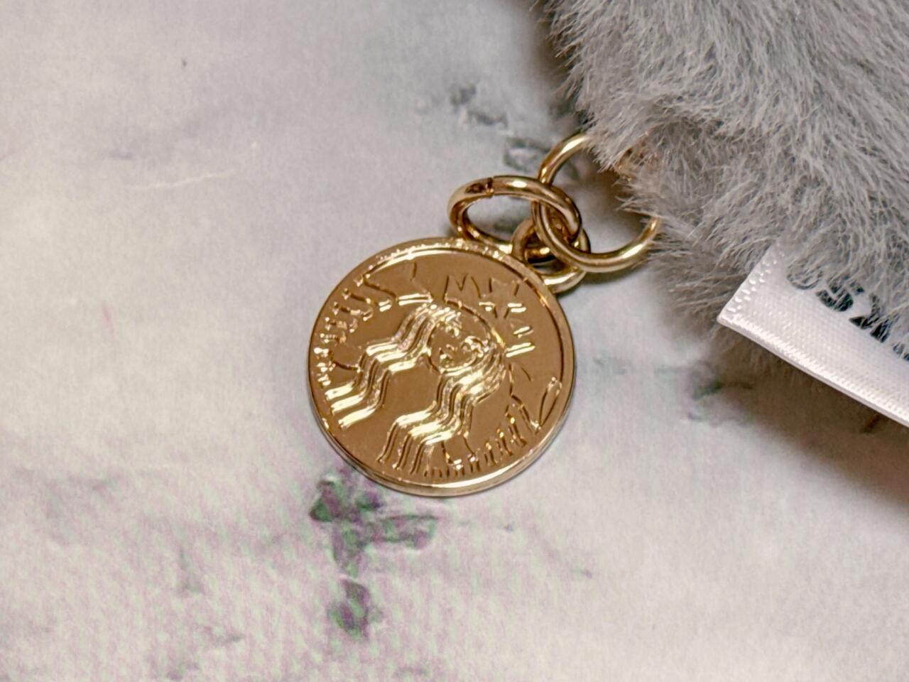 スタバ新作が可愛すぎて完売必至！ついつい触りたくなっちゃうグッズがでたよ～！【実物レビュー】（写真 10/18） - mimot.(ミモット)