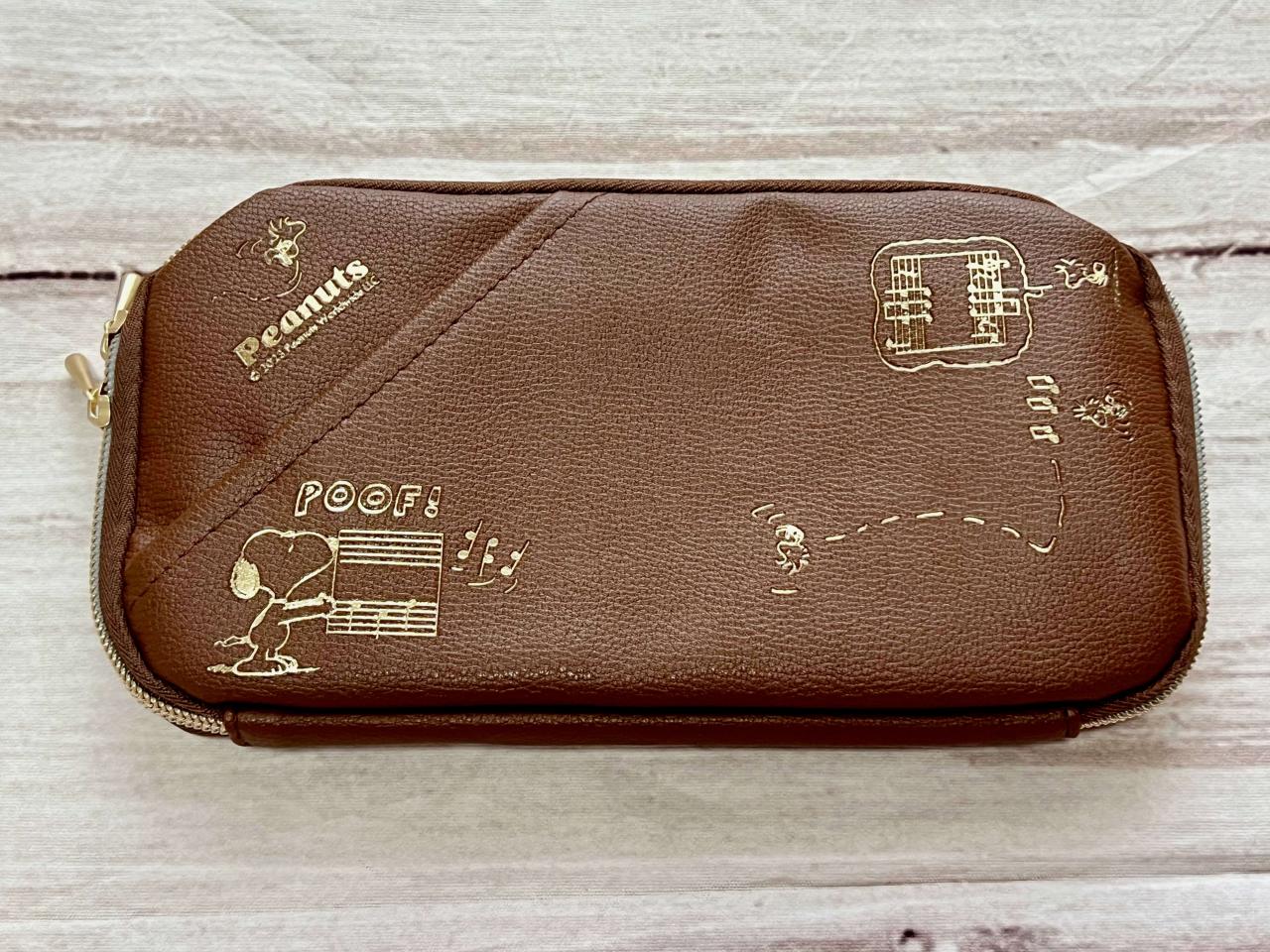 【PEANUTS×コンビニ】スヌーピーのスマホショルダーが優秀「タテでもヨコでも持てる！」（写真 6/38） - mimot.(ミモット)