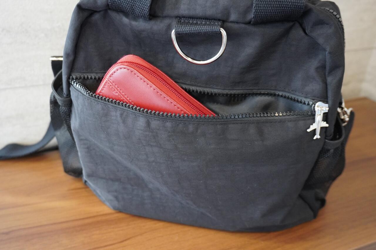 書店で買える！老舗旅行会社が考えた「ホントに便利なバッグ」撥水加工＆3WAYで飛行機ファスナーもカワイイ♪（写真 16/28） - mimot.(ミモット)