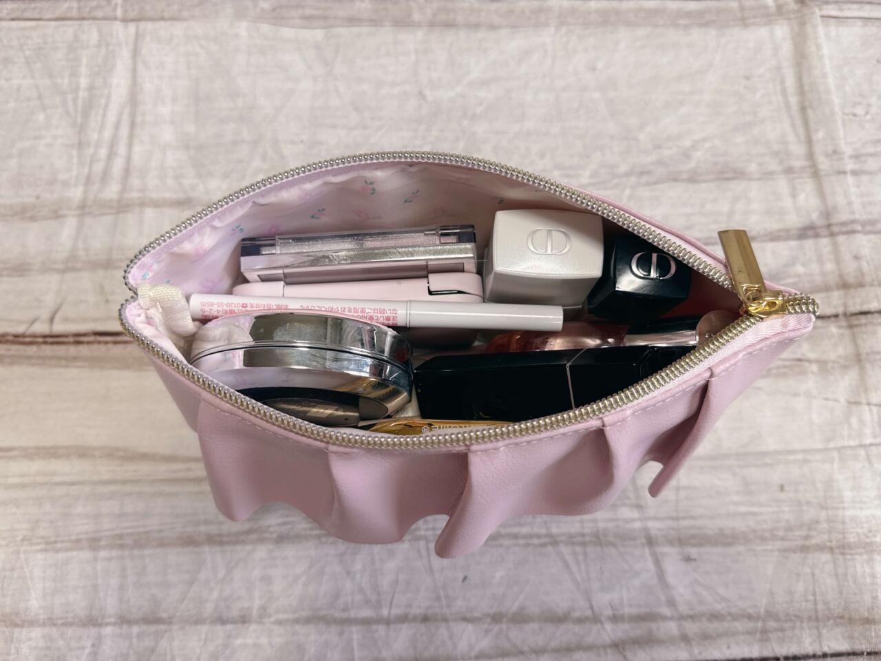 Colemanの調光サングラスが付録で登場！めがねふきにもなる巾着ケースもセットだよ♪（写真 32/33） - mimot.(ミモット)