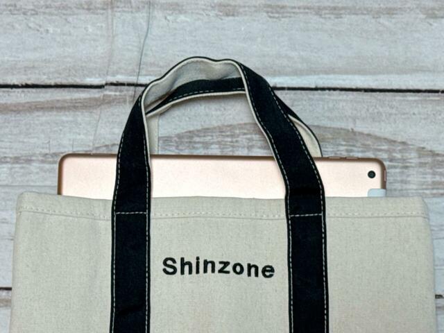 【ディズニー最新付録】ミッキー×シンゾーンの“大人が持てる”便利サイズのキャラトートが出たよ！（1/2） - mimot.(ミモット)