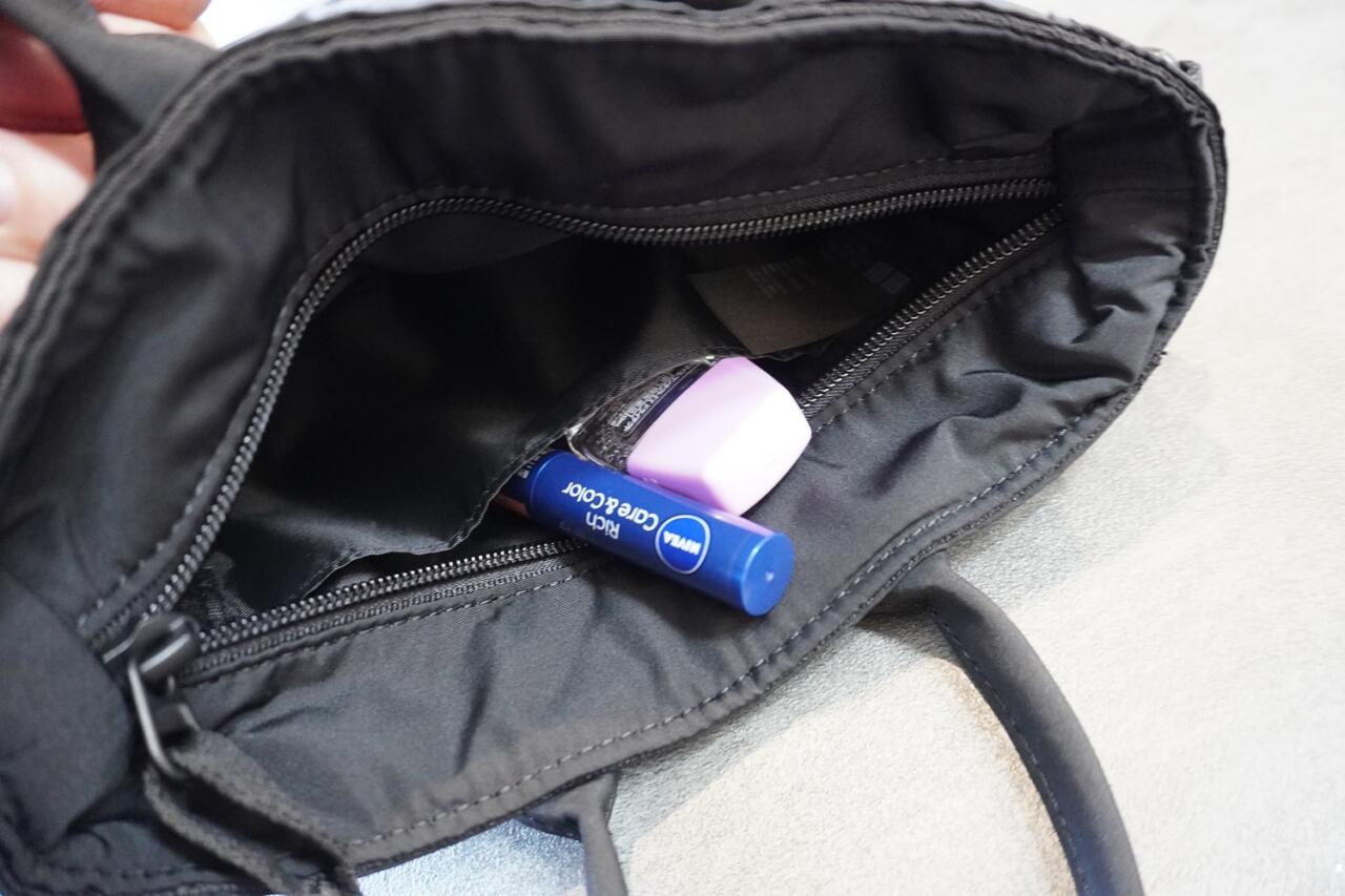 【UNIQLO】あの大人気バッグのミニサイズ版がちょうど良いサイズ感で便利すぎた！（写真 11/20） - mimot.(ミモット)