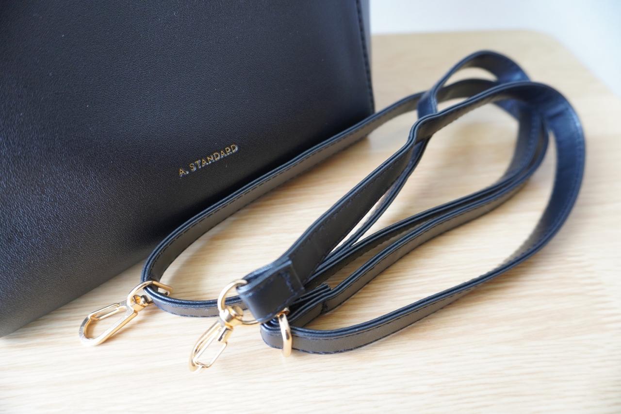 書店で買える「上品な大人のショルダーバッグ」ミニなのにたくさん＆スッキリ入る優秀さ！（写真 12/21） - mimot.(ミモット)