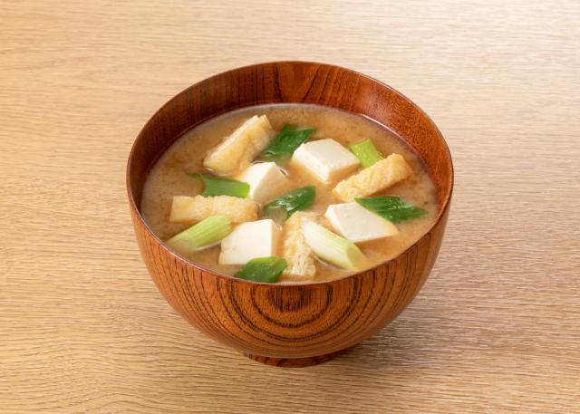 【好きなみそ汁の具】ランキング！上位は定番で「体にも肌にもいい」食材（1/2） - うまいめし