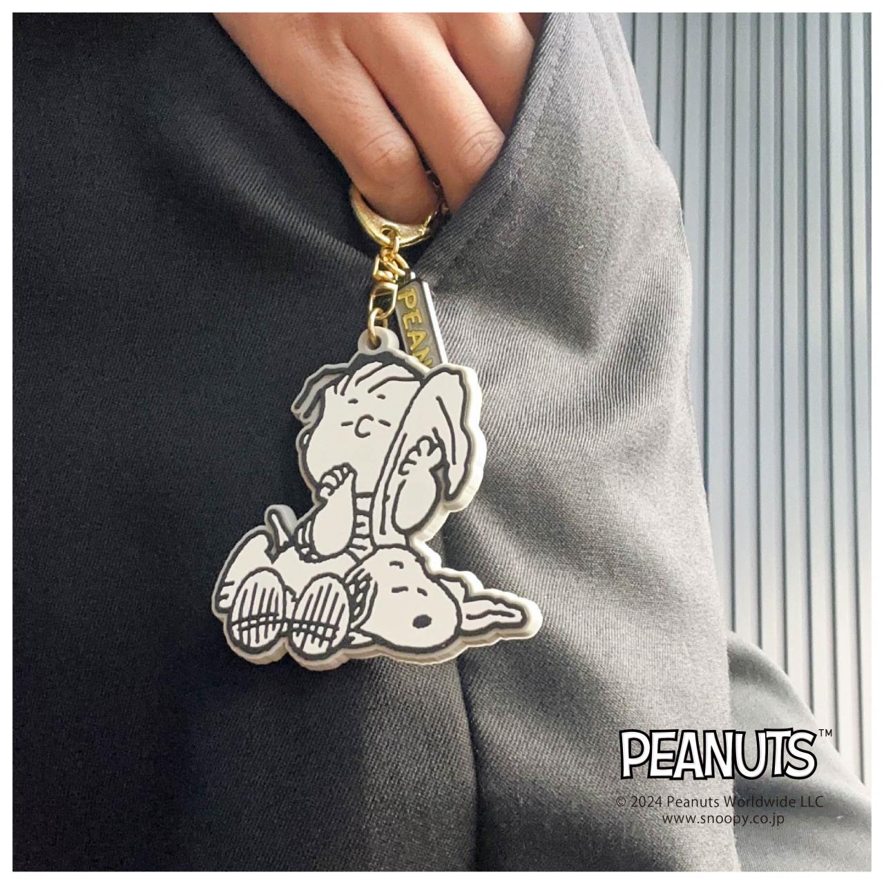 やや大きめサイズのスヌーピーがキュート♪PEANUTSラバーキーホルダーが使いやすい！（写真 4/6） - mimot.(ミモット)