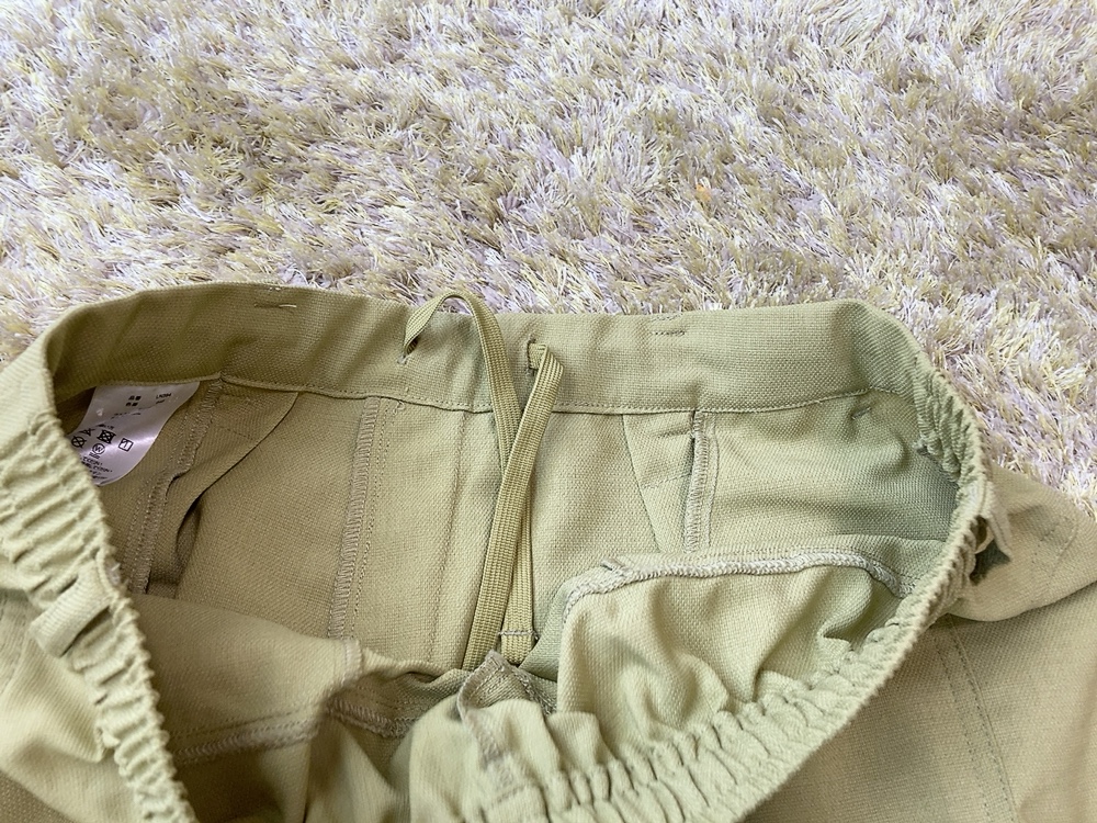 透けないうえに快適！ワークマンの「1900円キレイめパンツ」おすすめコーデ例（写真 4/30） - mimot.(ミモット)