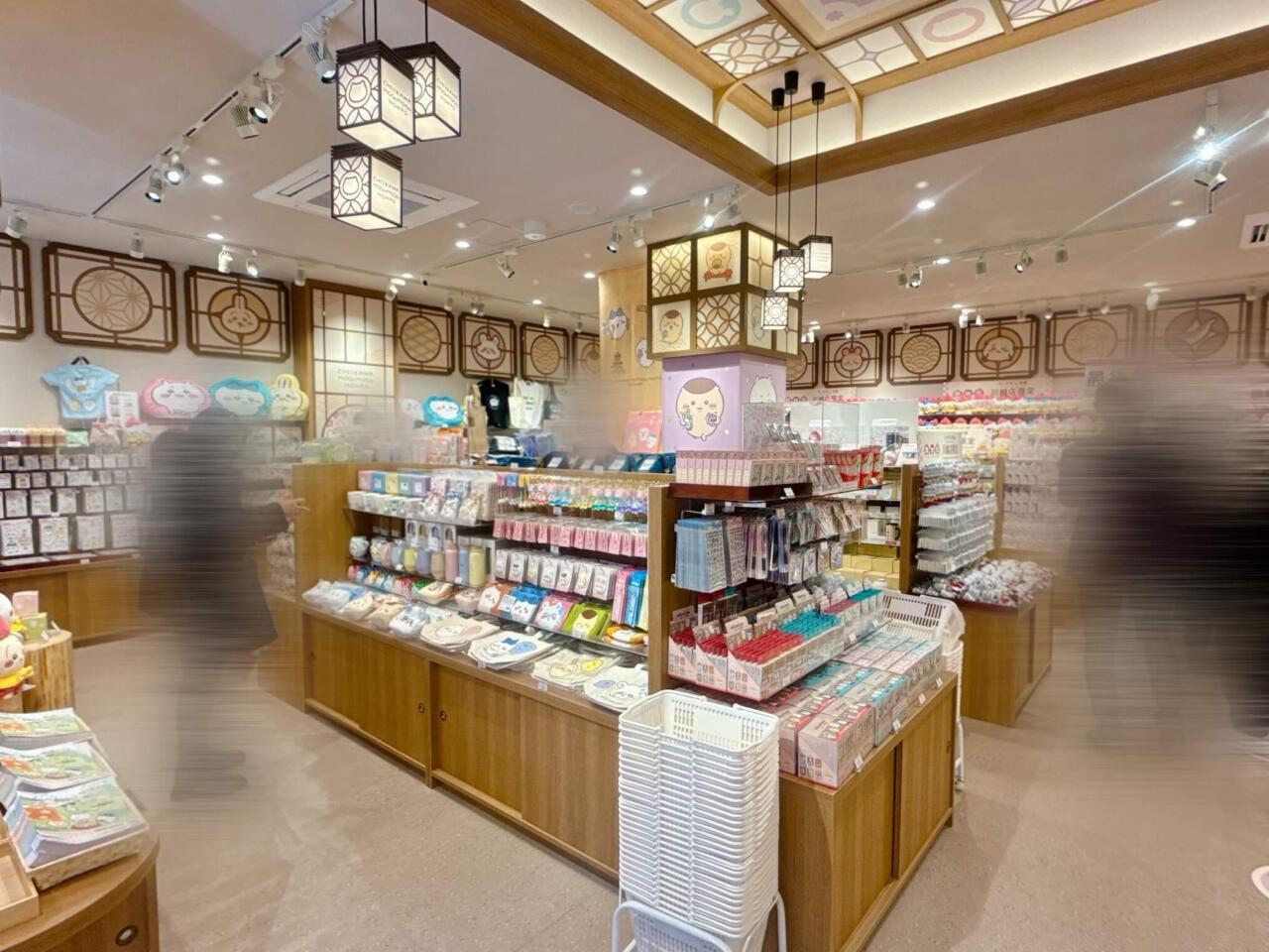 川越の新店舗【ちいかわもぐもぐ本舗】に潜入！限定グッズ＆お菓子まで徹底レポート♪（写真 33/113） - mimot.(ミモット)